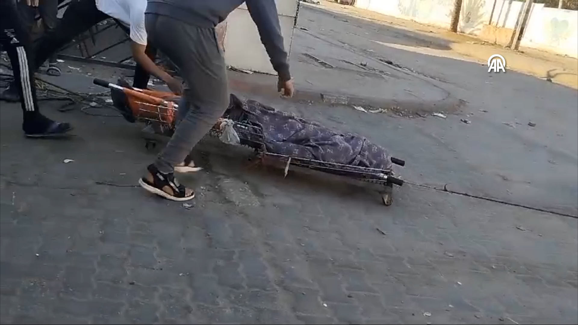 Bodies dragged across street by rope to avoid Israeli snipers – 5Pillars