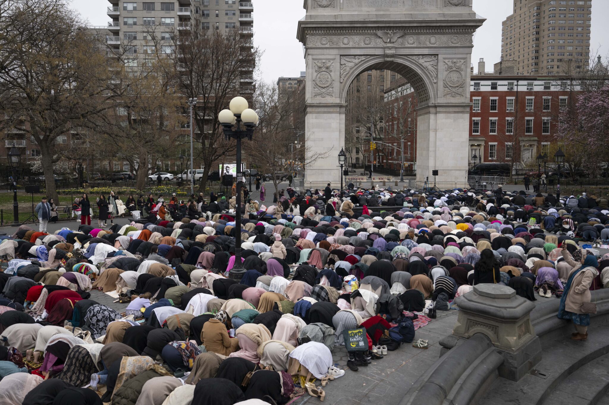 IN PICTURES: Eid Al Fitr around the world – 5Pillars
