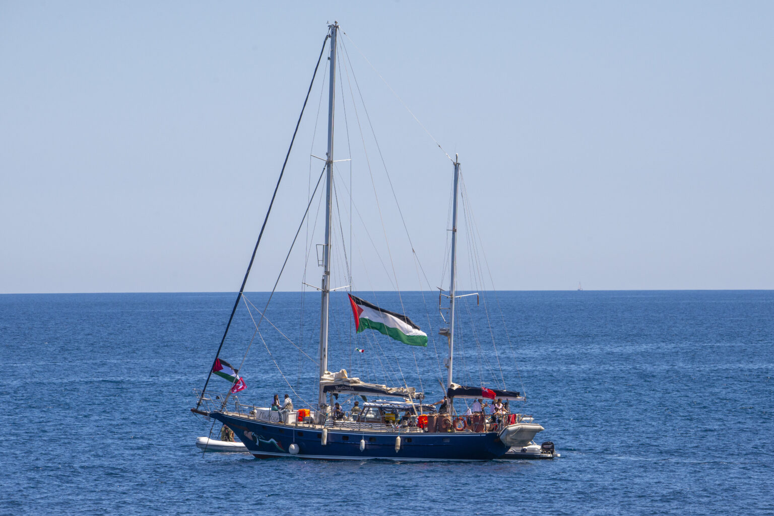 LIVE: Israeli navy kidnaps Freedom Flotilla activists, takes them to ...