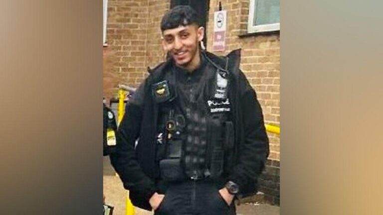 Northamptonshire police officer Faizaan Najeeb killed on duty after being hit by car – 5Pillars