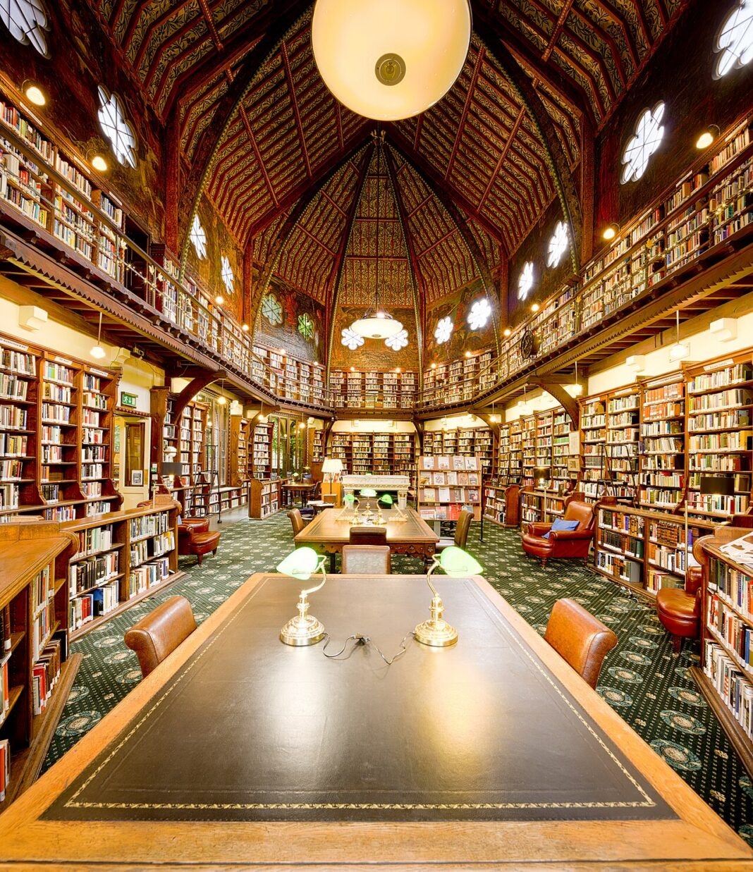 Oxford Union under fire over Tommy Robinson Islam debate invitation ...